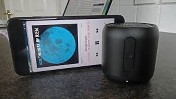 পুরোনো iPhone দিয়ে একটি স্মার্টস্পিকার বানাবেন কীভাবে? | How to make a ...